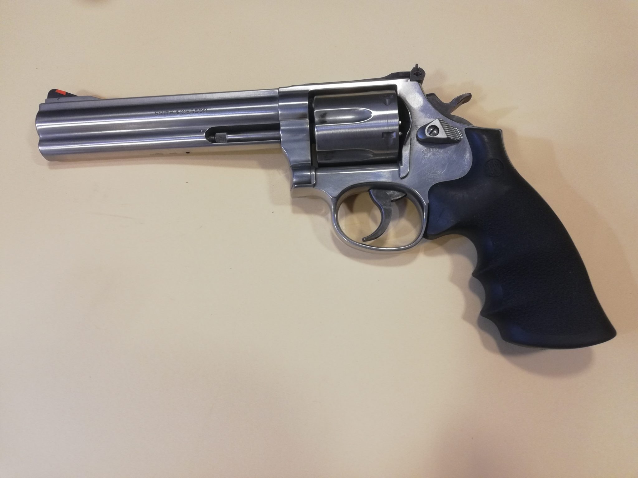 Revolver SMITH ET WESSON modèle 686, calibre .357 Magnum / .38 Spécial ...